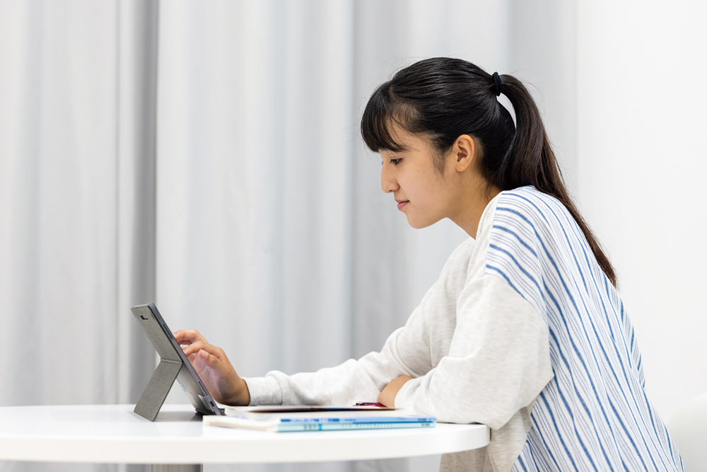 「自宅学習を続ける自信がない」と思っている人へ。通信制高校で無理せず自分らしく学ぶコツ | 京都芸術大学附属高等学校